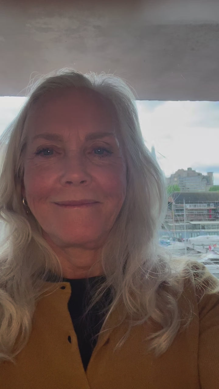 Ann Dusenberry ('Tina Wilcox' from JAWS 2) personalised video message ...